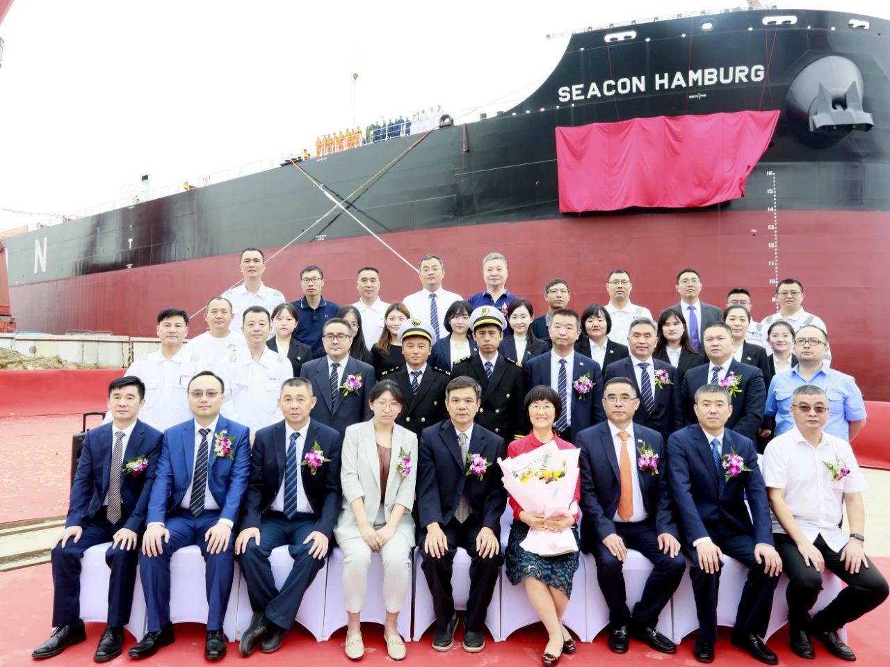黄埔文冲海鲸系列新巴拿马型85000吨散货船2号船遨游 “SEACON HAMBURG”轮交付-龙de船人